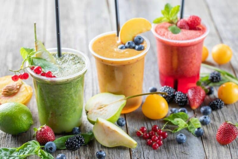 Les smoothies et jus de fruits : sources d'énergie et de nutriments